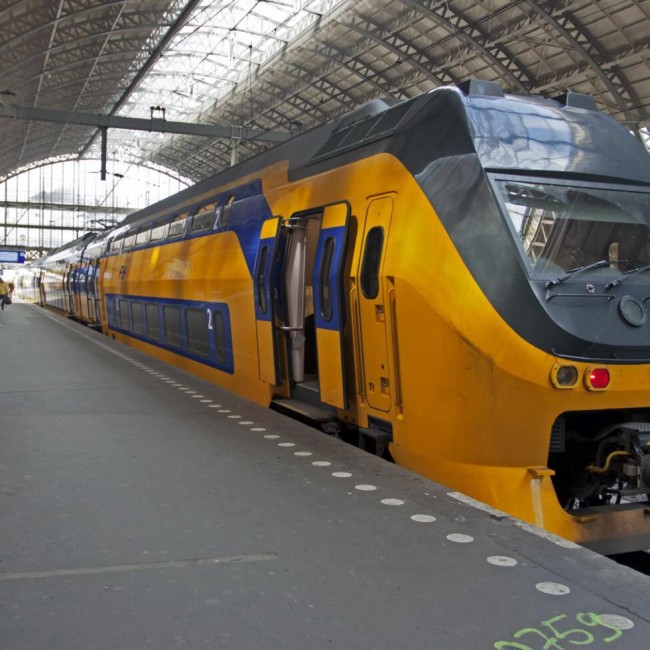 Photography Background Railway Station Yellow Train Backdrops For Photo ...